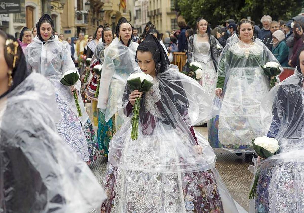 La Ofrenda de las Fallas 2023 recupera un recorrido tradicional | Las Provincias